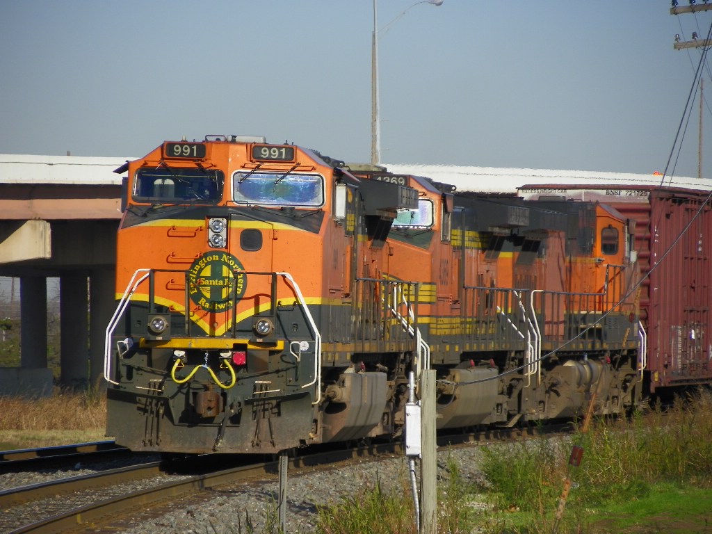 BNSF C44-9W 991